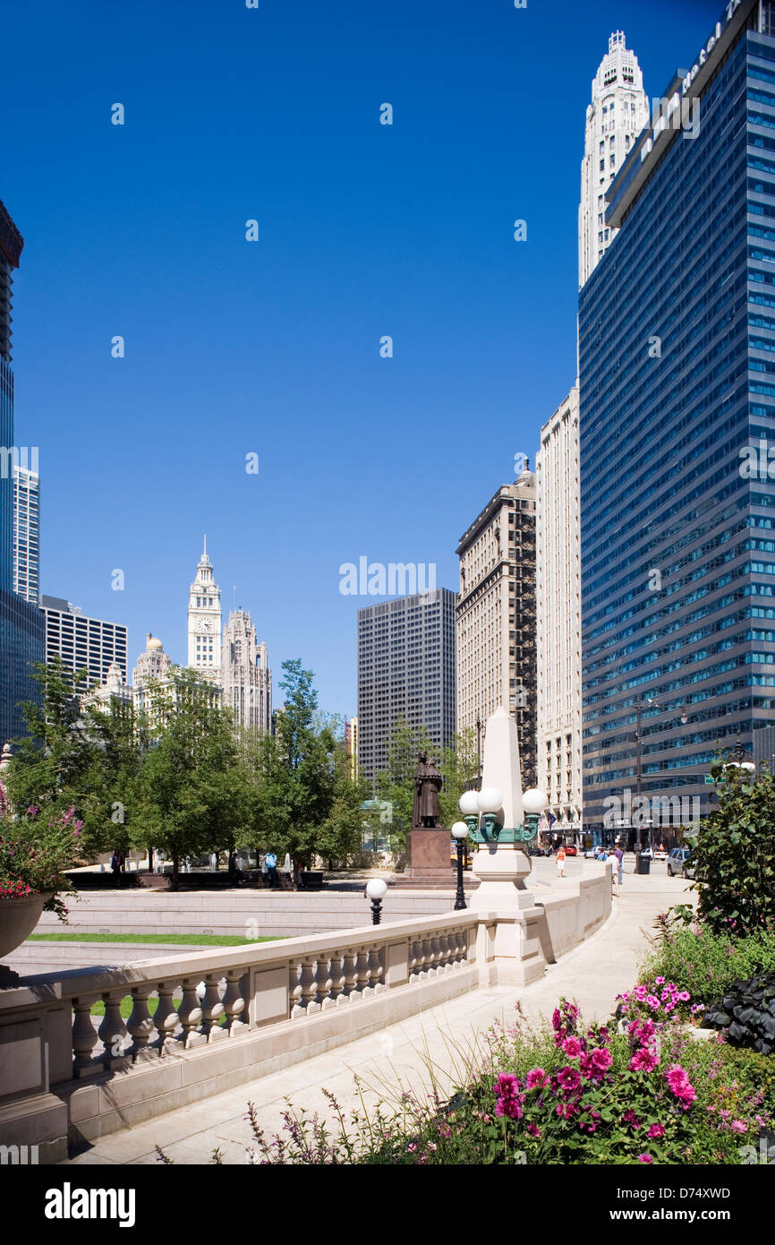CHICAGO RIVER LOOP CHICAGO ILLINOIS USA Stock Photo - Alamy