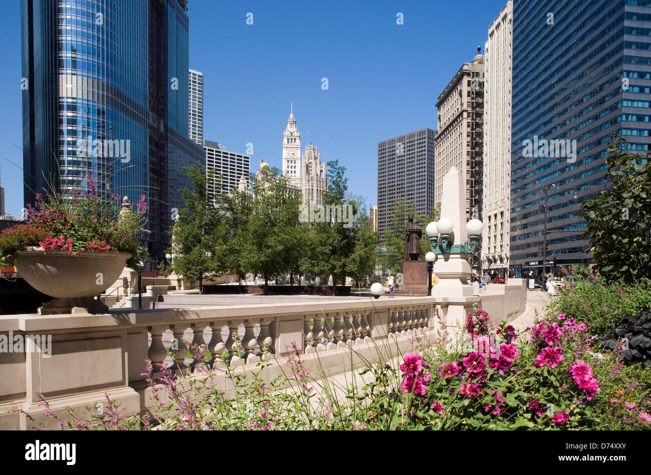 CHICAGO RIVER LOOP CHICAGO ILLINOIS USA Stock Photo - Alamy