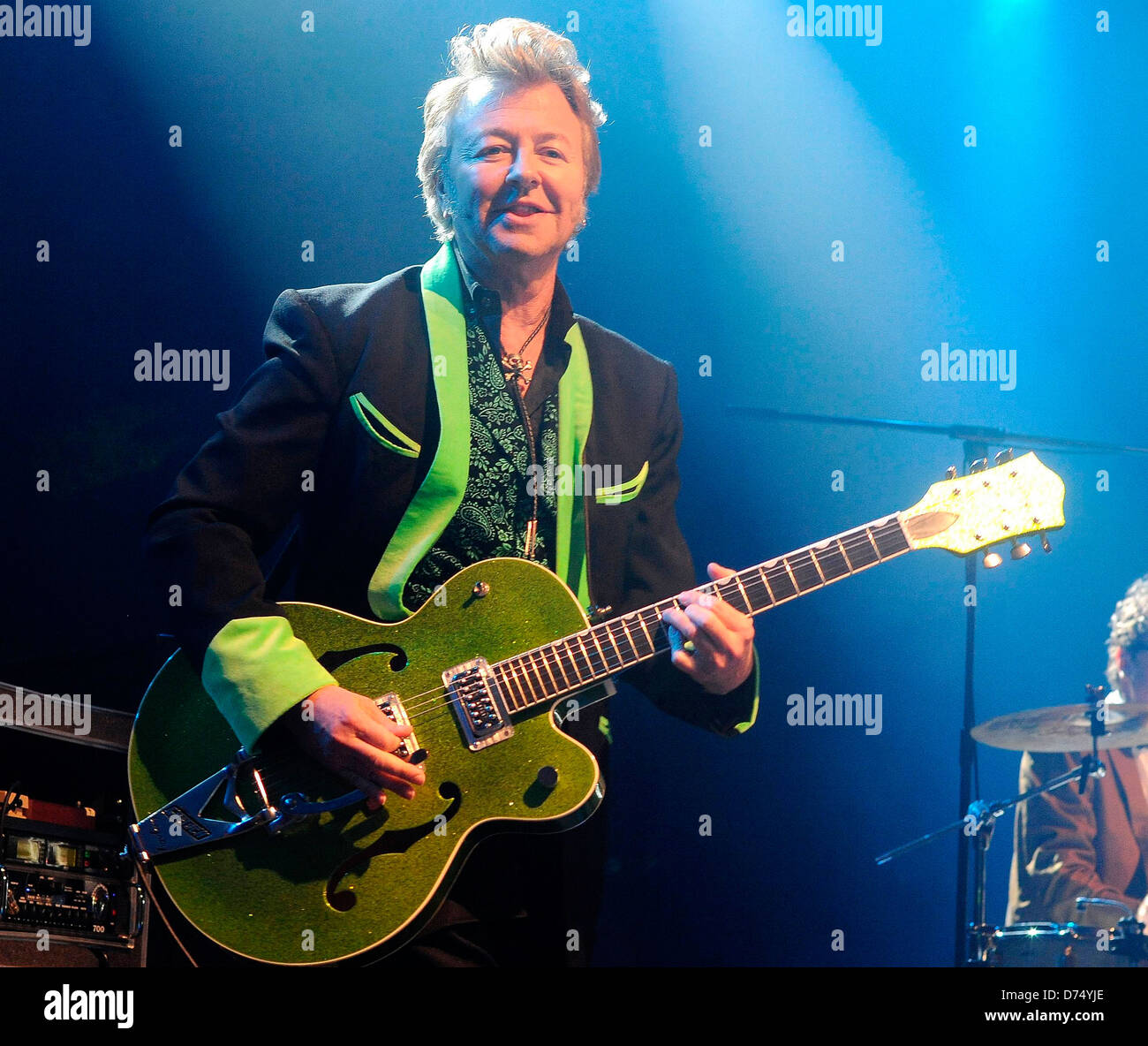 Stray cats band hi-res stock photography and images - Alamy