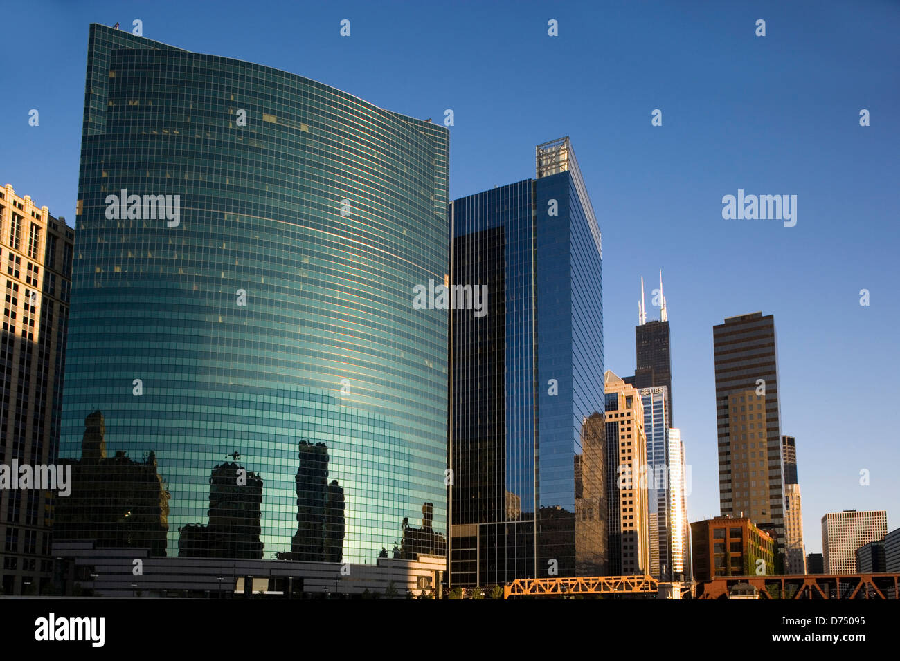 SKYLINE LOOP CHICAGO ILLINOIS USA Stock Photo - Alamy