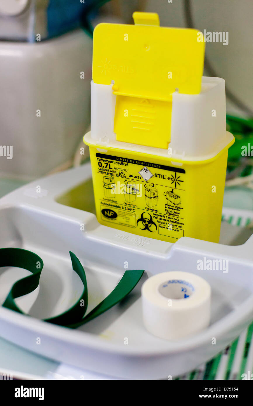 Medical waste container Stock Photo - Alamy
