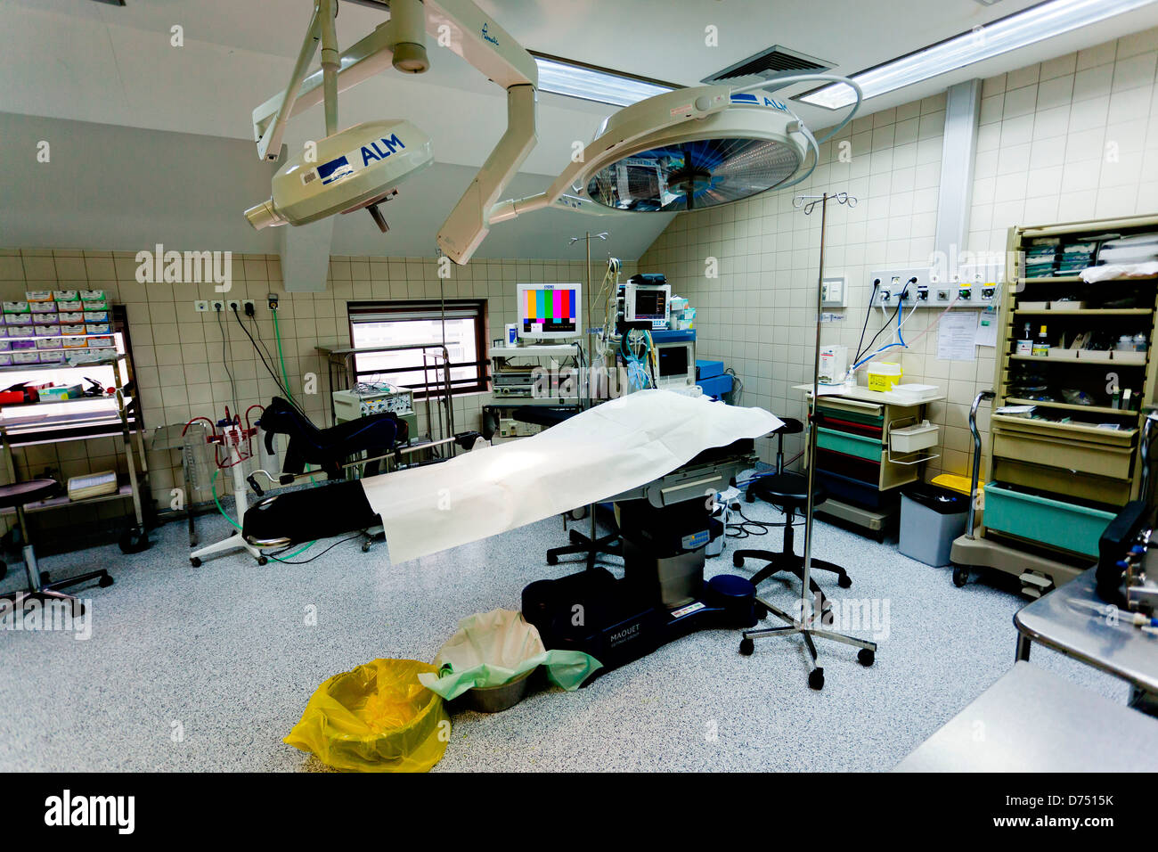 Empty hospital operating theatre with surgical equipment Stock Photo ...