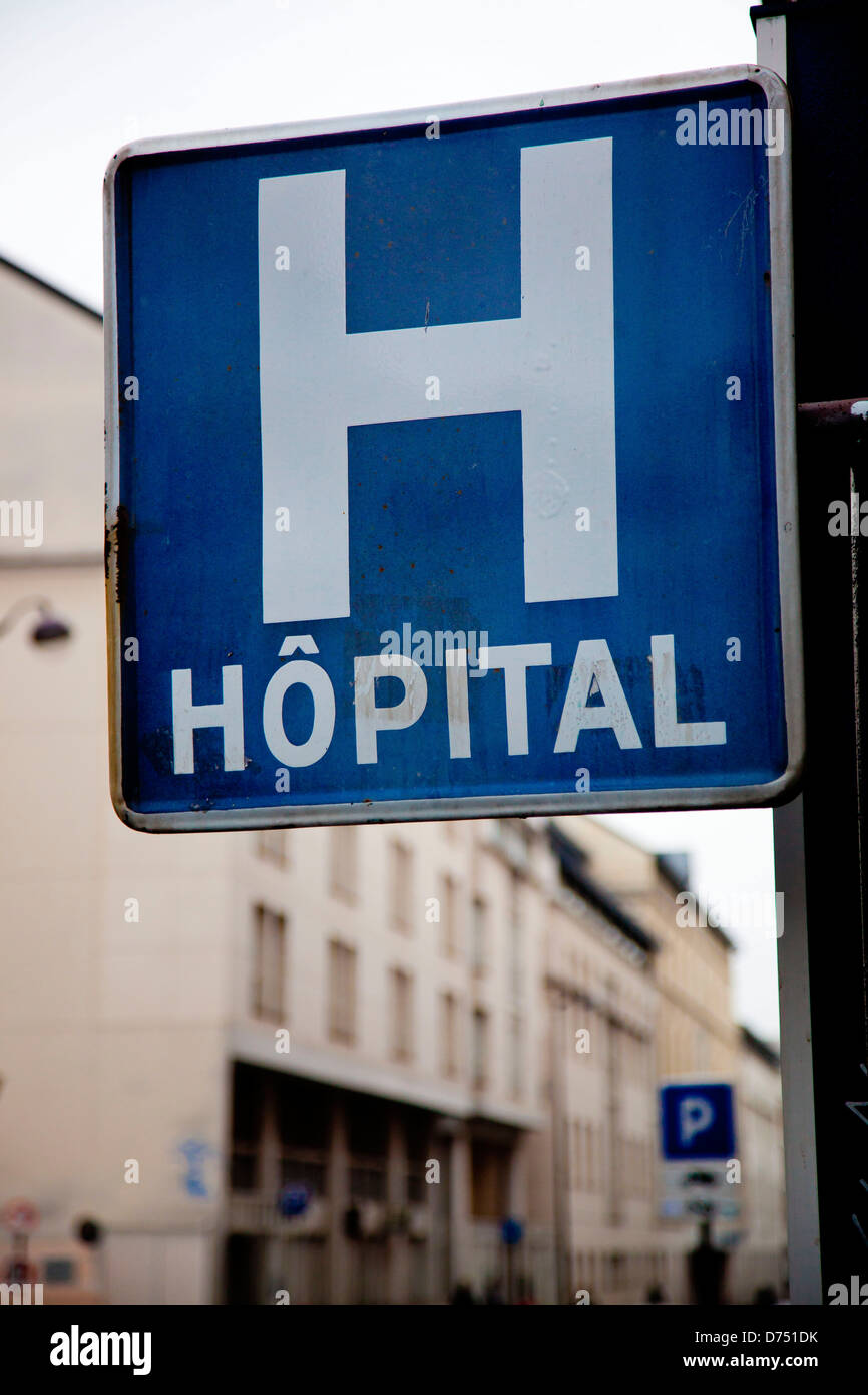 Hospital road sign. France Stock Photo - Alamy