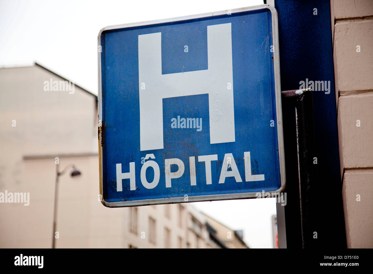 Hospital road sign. France Stock Photo - Alamy