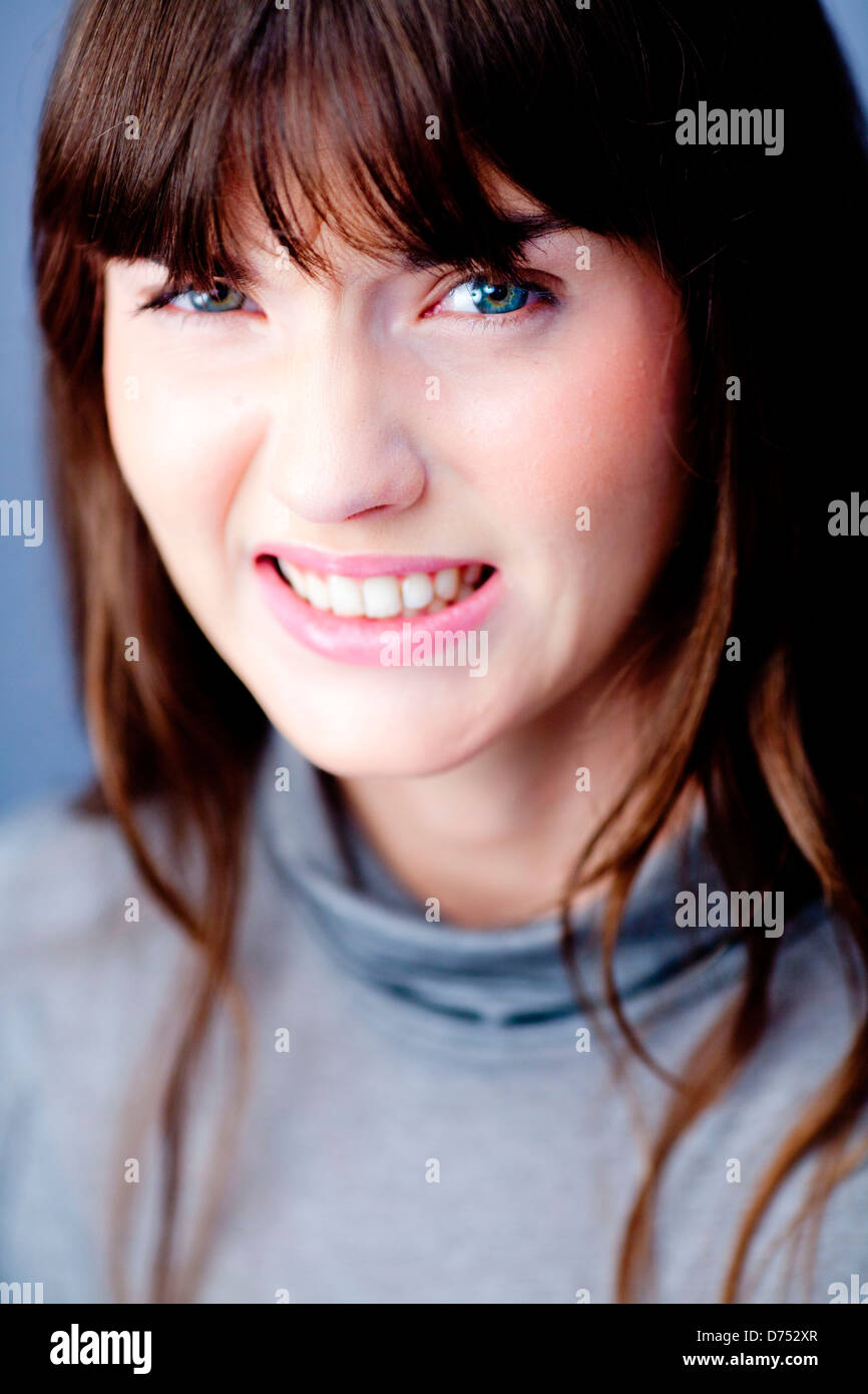 Wincing face hi-res stock photography and images - Alamy
