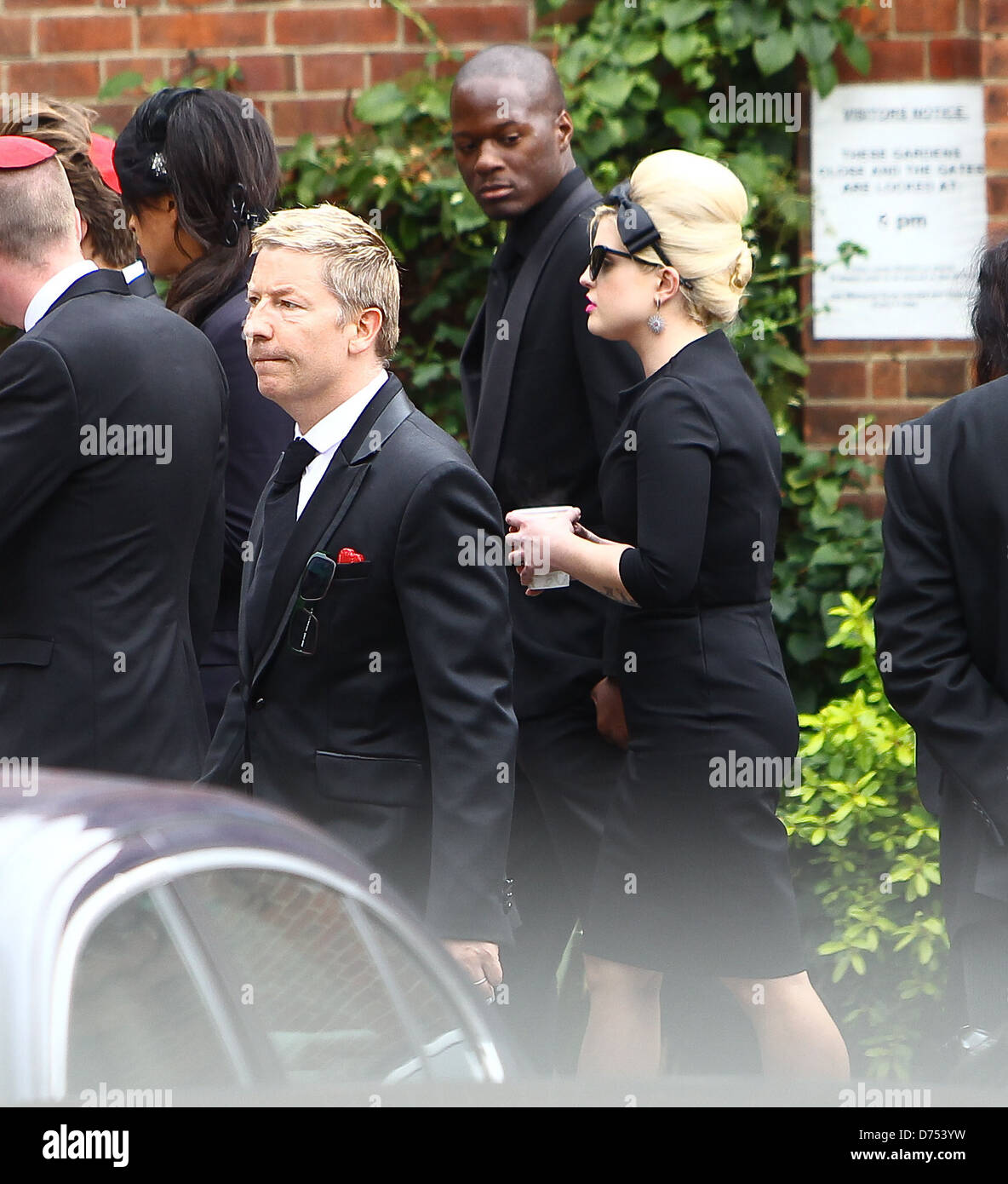 Kelly Osbourne The cremation of Amy Winehouse at Golders Green ...