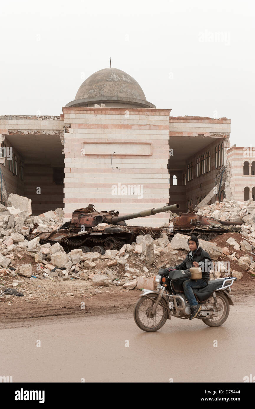 Destroyed mosque in Azaz, Syria Stock Photo - Alamy