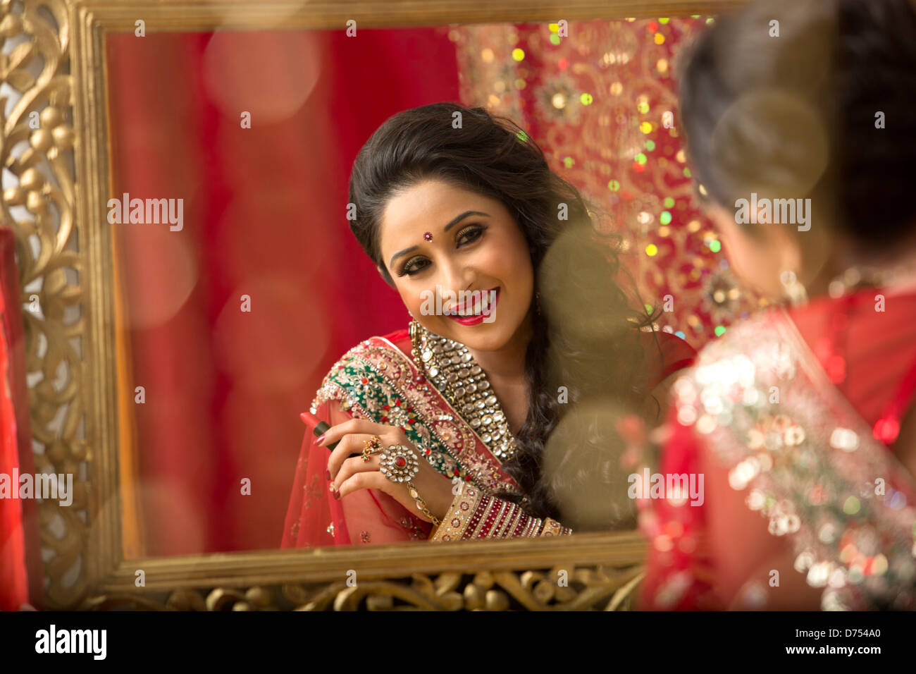 Reflection of a bridal woman in mirror Stock Photo - Alamy