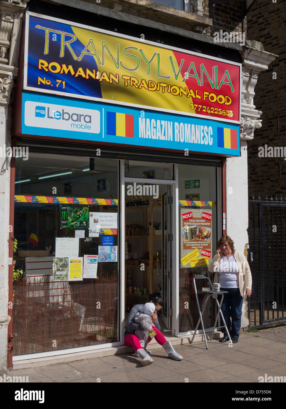 London immigrant work hi-res stock photography and images - Alamy