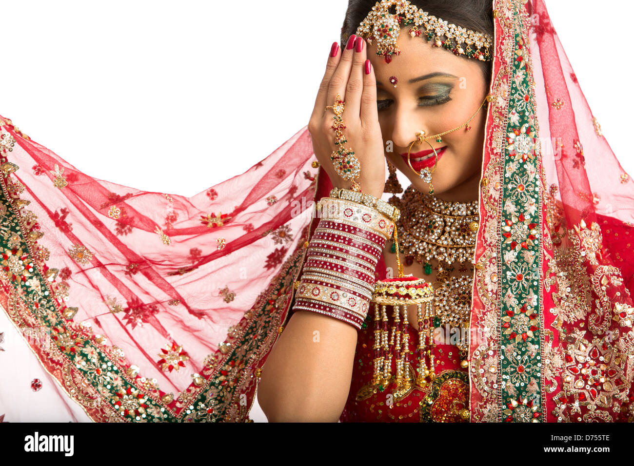Smiling Indian bride in traditional wedding dress Stock Photo - Alamy