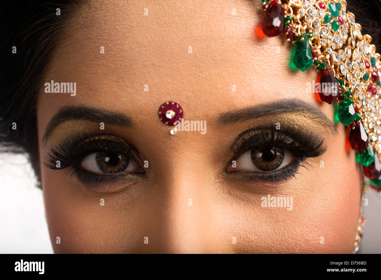 Close-up of a face of Indian bridal in traditional wedding dress Stock ...