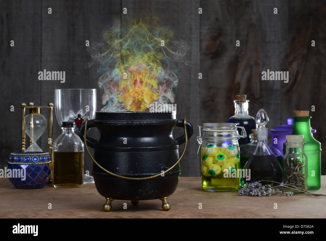 Witch cauldron hi-res stock photography and images - Alamy