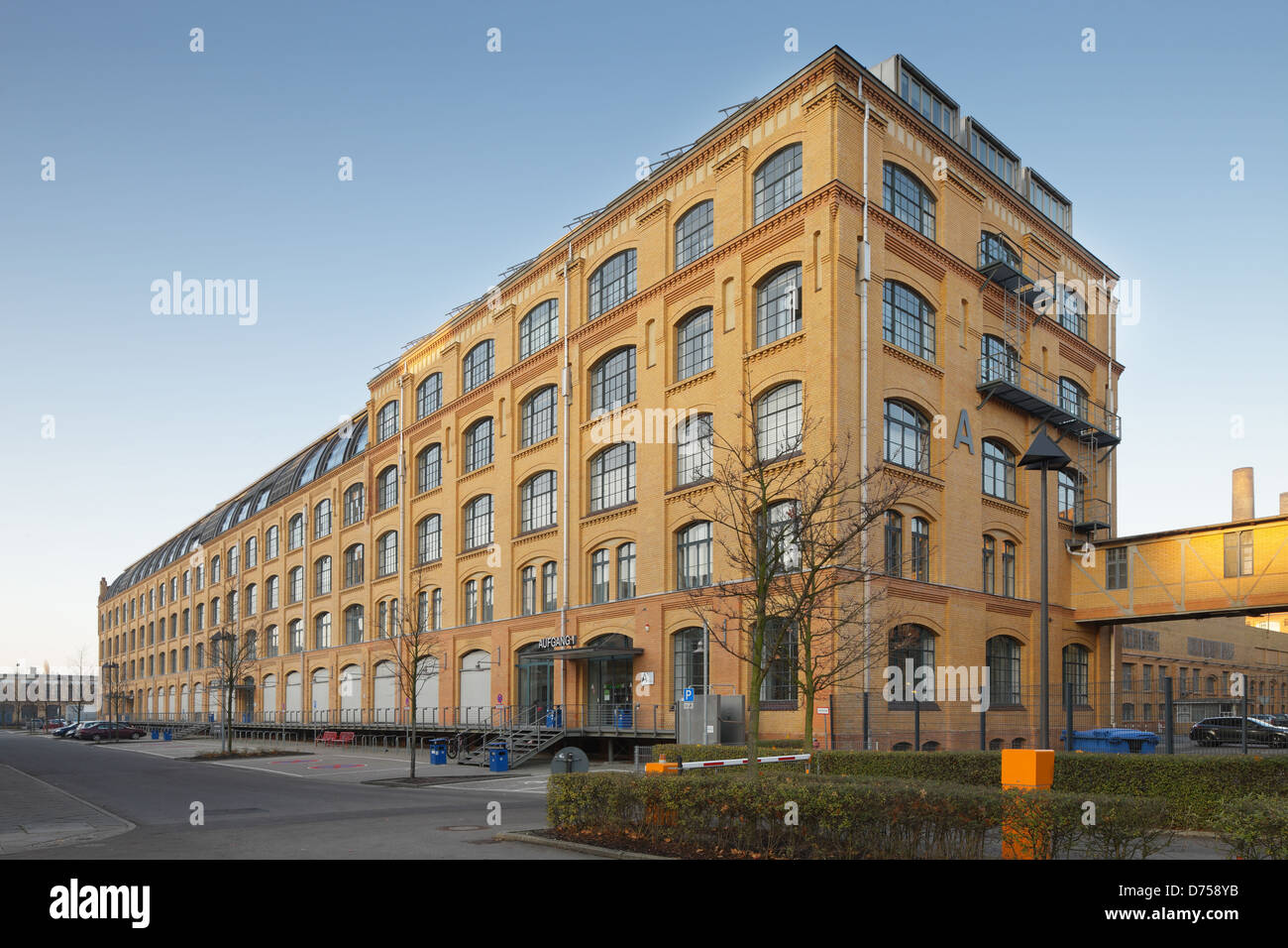 Hochschulgebaeude hi-res stock photography and images - Alamy