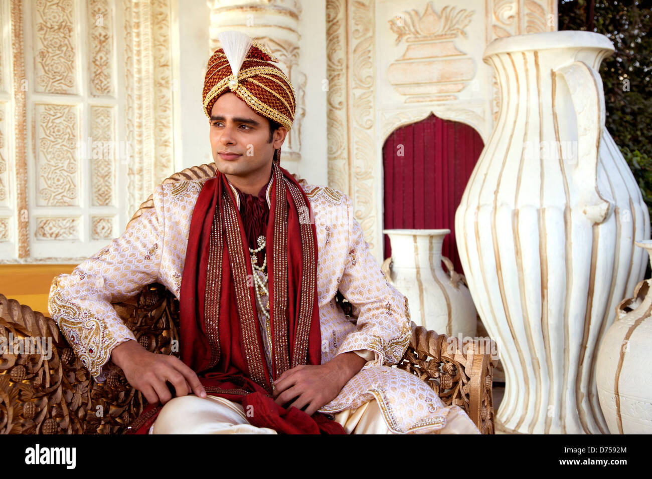 Wedding couch at indian traditional wedding hi-res stock photography ...