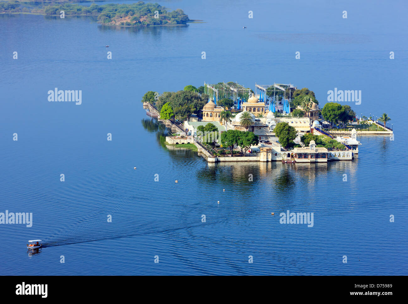 Udaipur lake palace history hi-res stock photography and images - Alamy