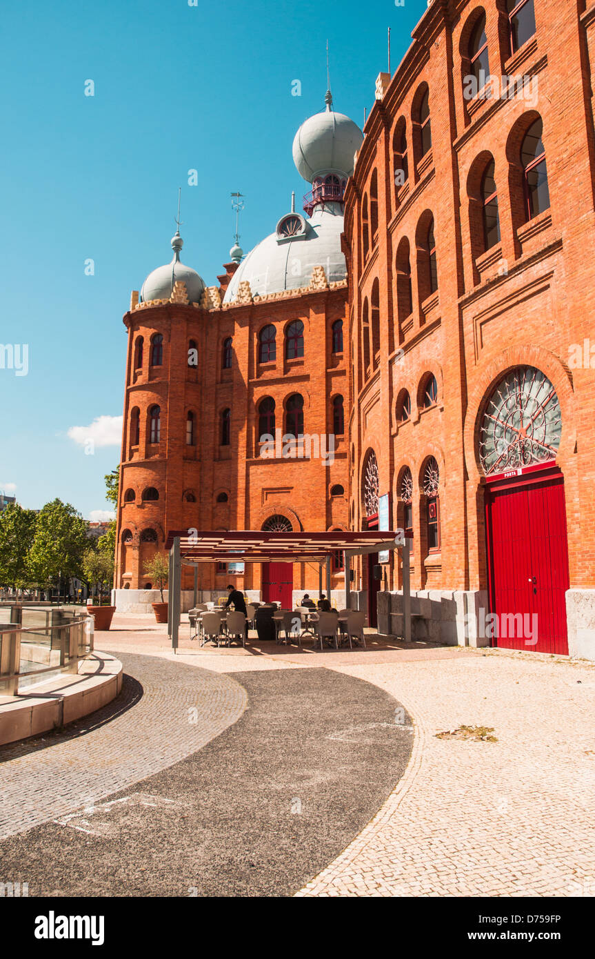 Esplanade outside the bullring building Stock Photo - Alamy