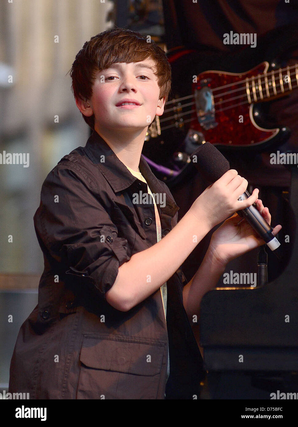 Greyson chance singer hi-res stock photography and images - Alamy