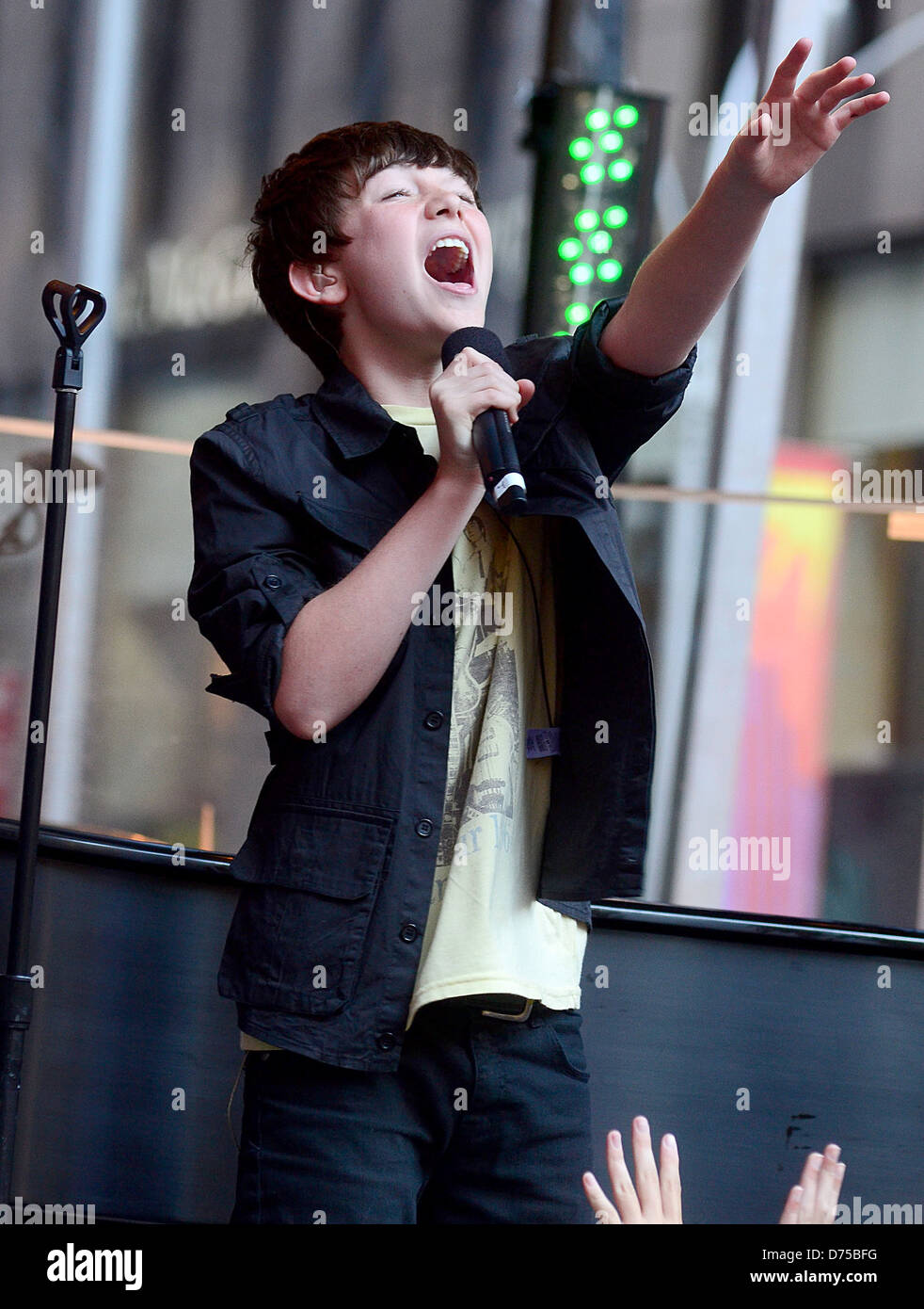 Greyson chance singer hi-res stock photography and images - Alamy