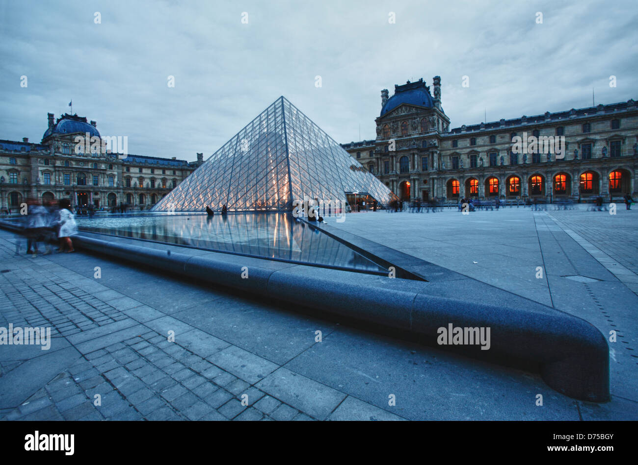 Wide angle view louvre hi-res stock photography and images - Alamy