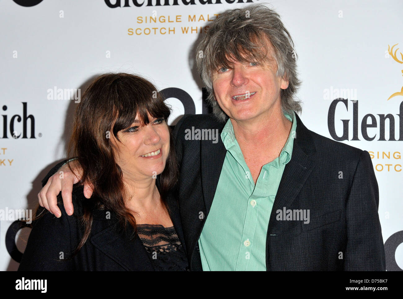 Sharon Finn and Neil Finn Glenfiddich Mojo Honours List 2011 Awards ...
