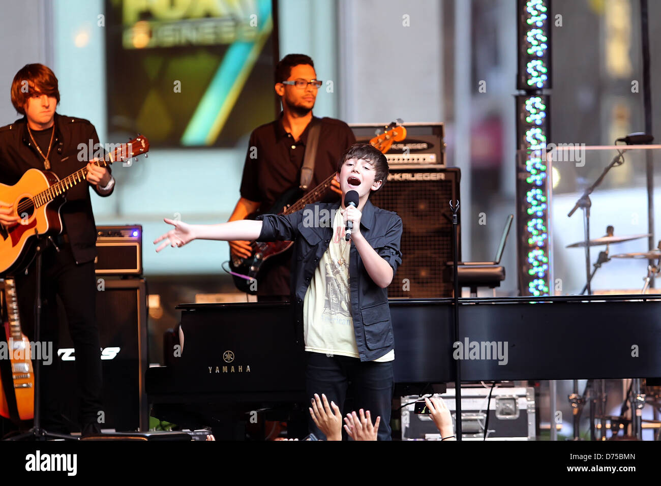 Greyson chance singer hi-res stock photography and images - Alamy