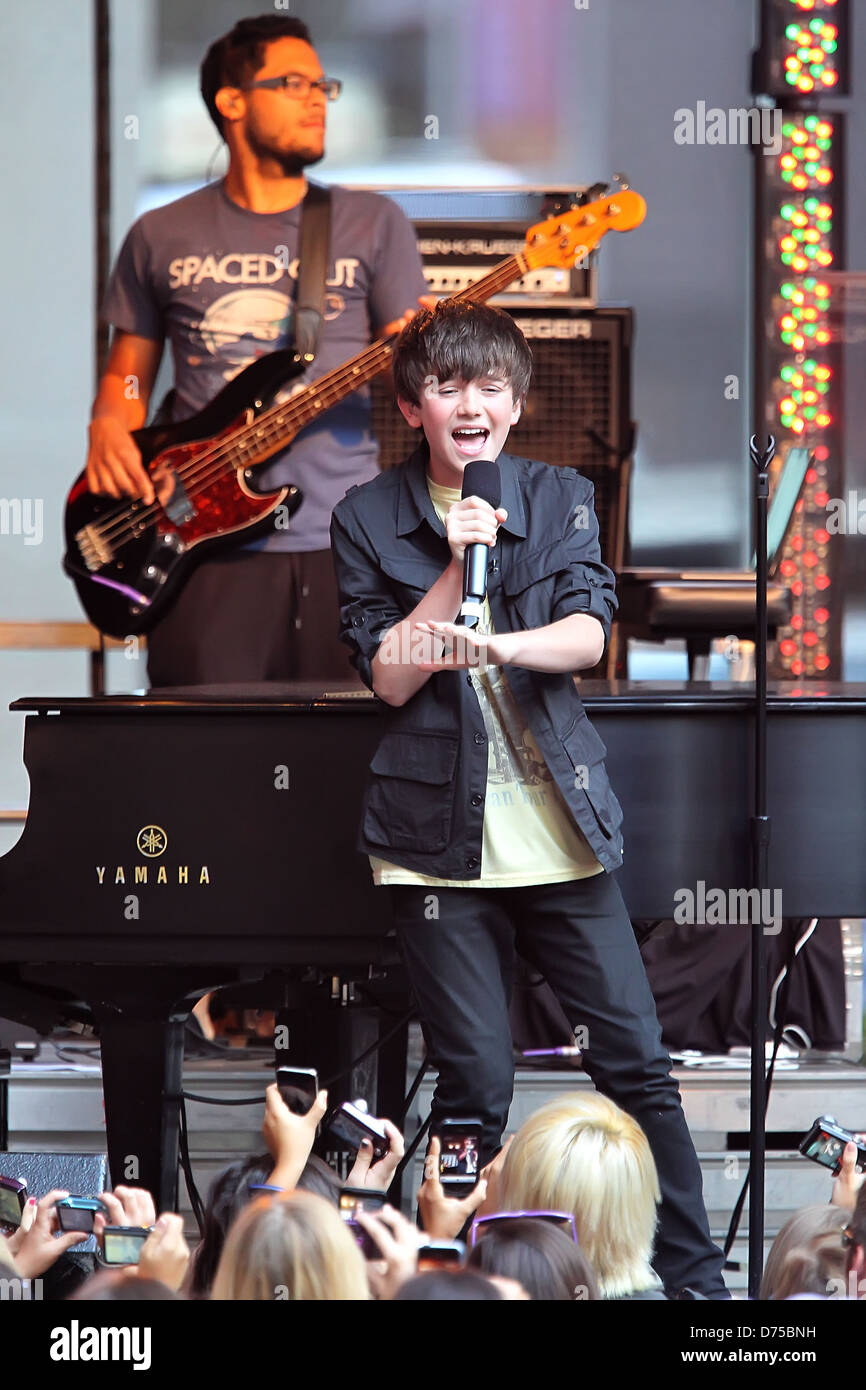 Greyson chance singer hi-res stock photography and images - Alamy