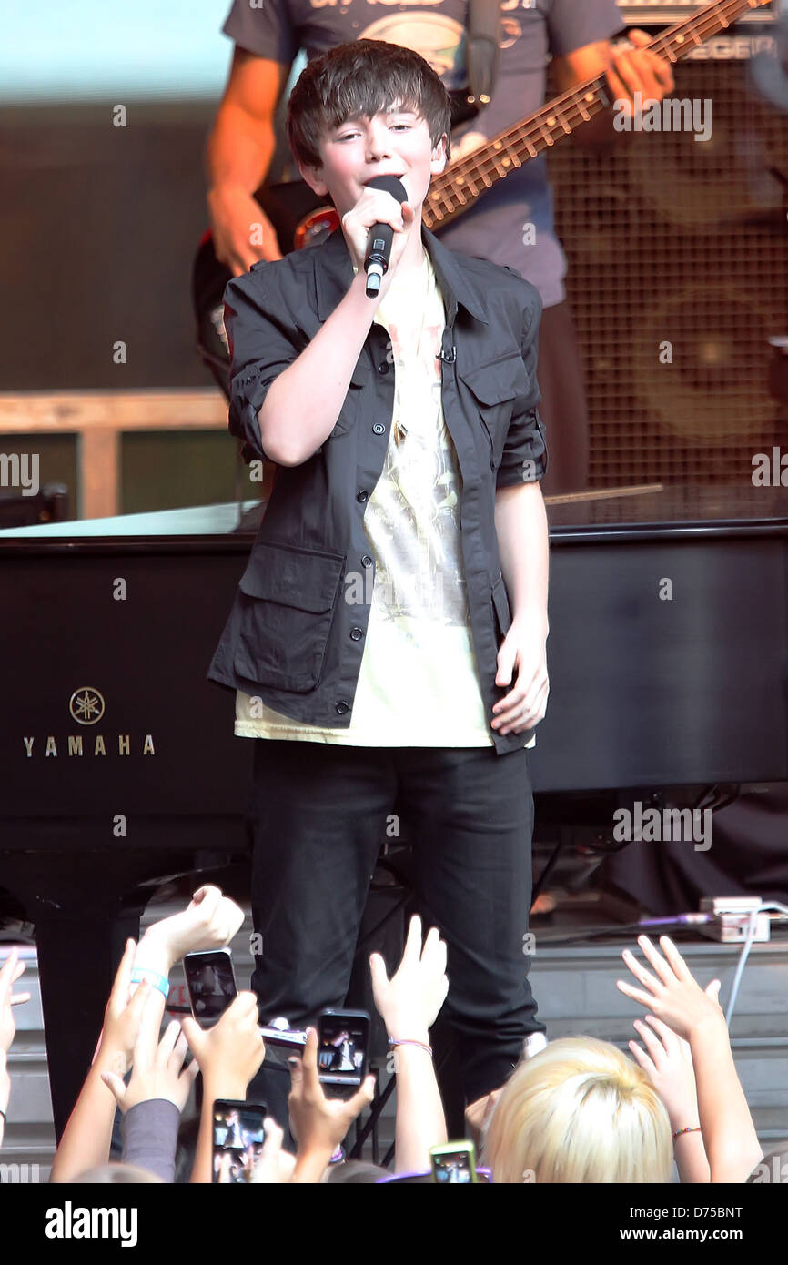 Greyson Chance pop singer performing live on the 'Fox & Friends ...