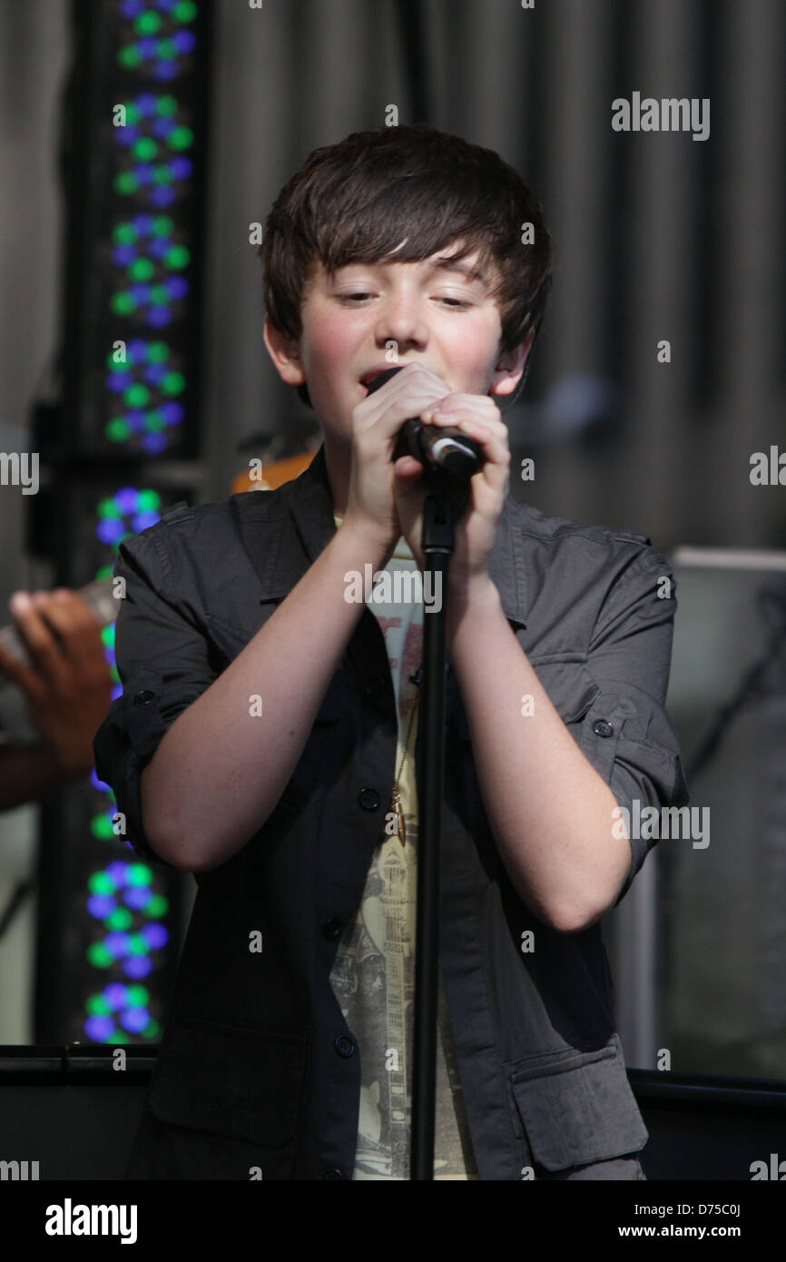 Greyson chance singer hi-res stock photography and images - Alamy