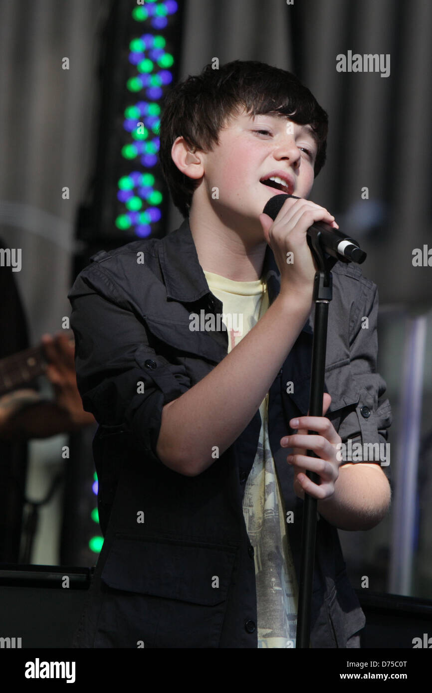 Greyson chance singer hi-res stock photography and images - Alamy
