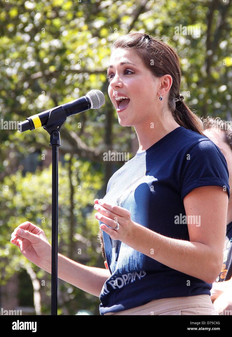 Elizabeth derosa hi-res stock photography and images - Alamy