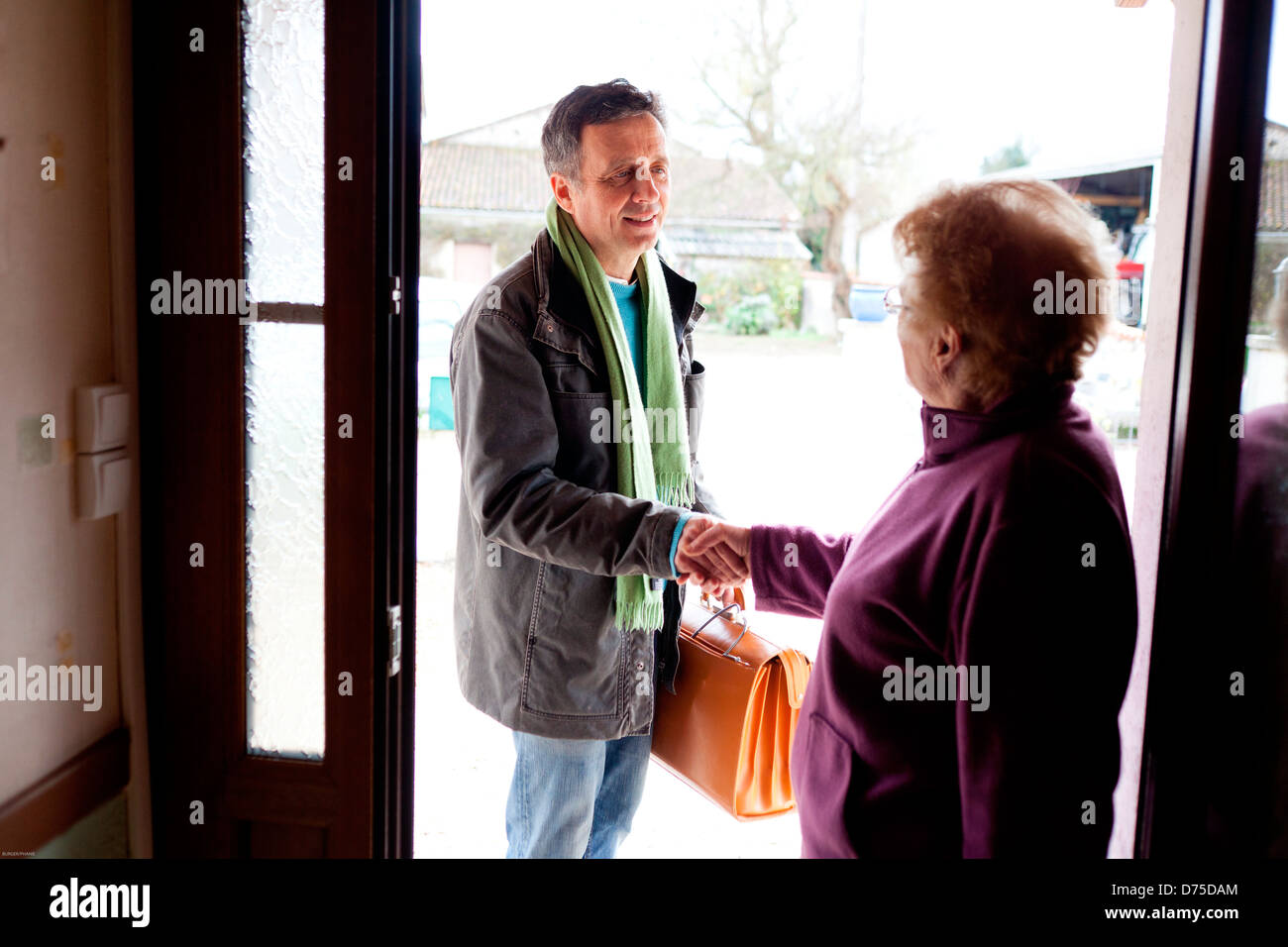 Old country doctor hi-res stock photography and images - Alamy