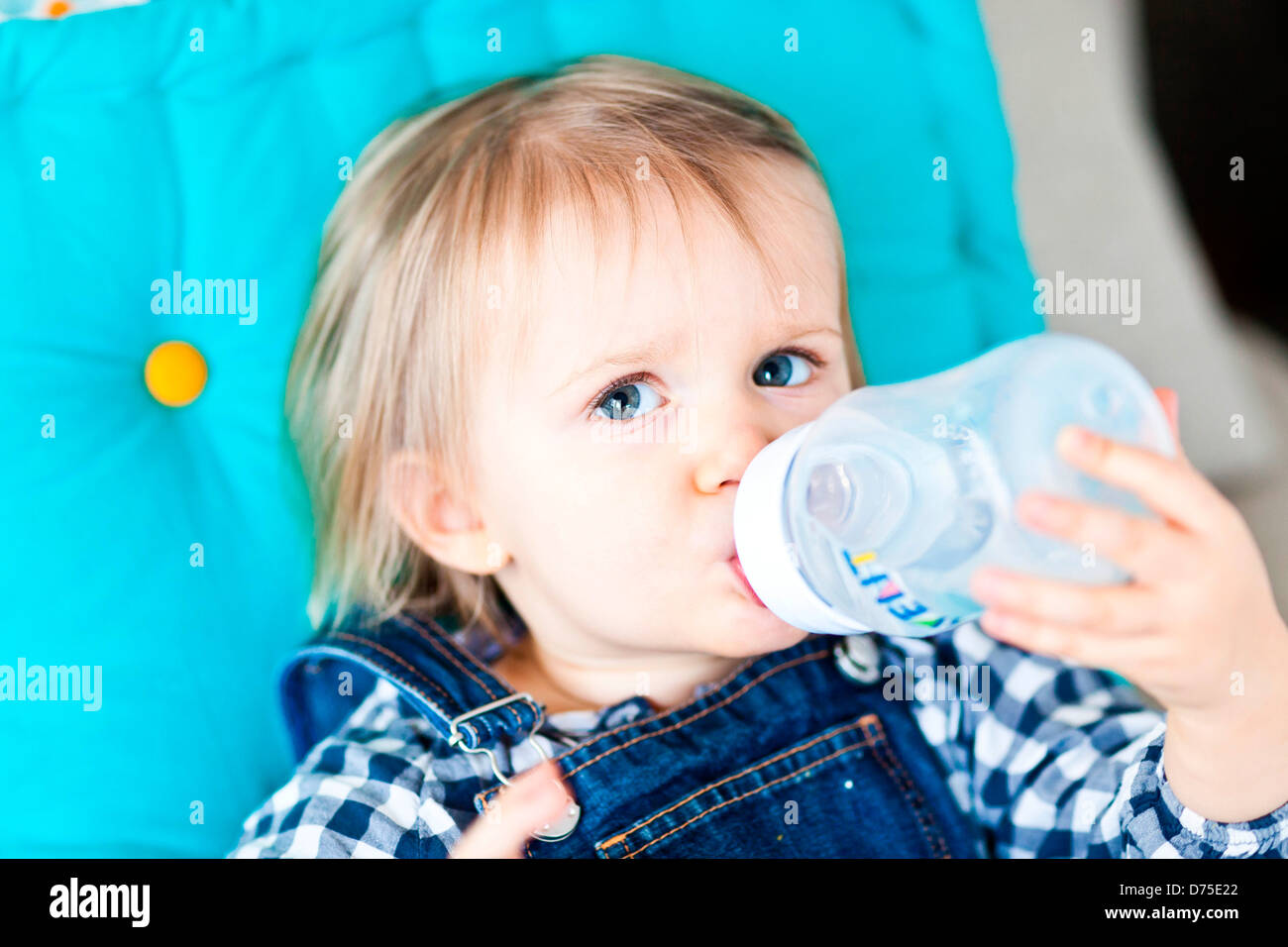 1 2 bottle hi-res stock photography and images - Alamy