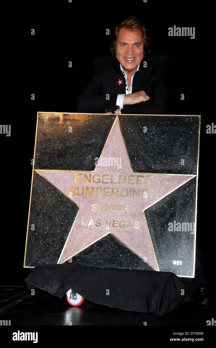 Engelbert Humperdinck singer honoured with a celebrity star on the 'Las ...