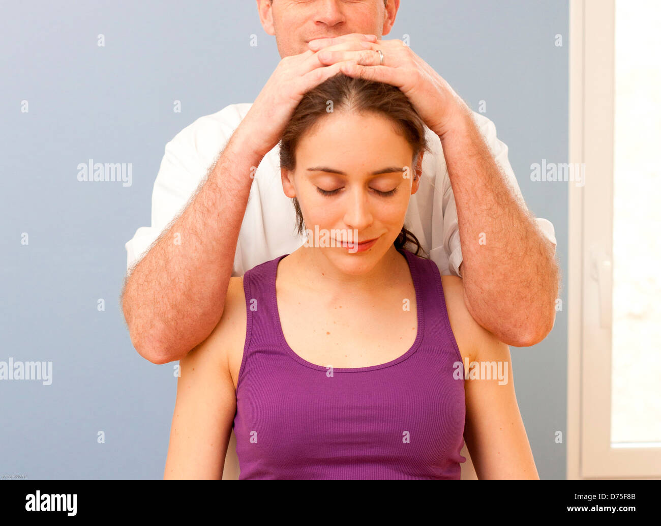 Structural osteopathy session, treatment of back pain by running tissue ...