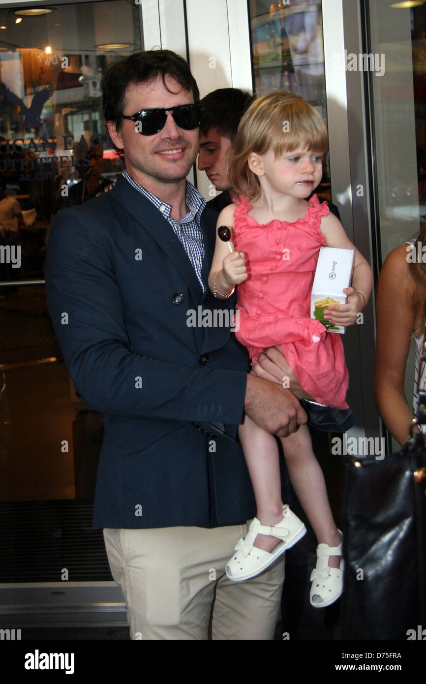 American Eagle Store High Resolution Stock Photography and Images - Alamy