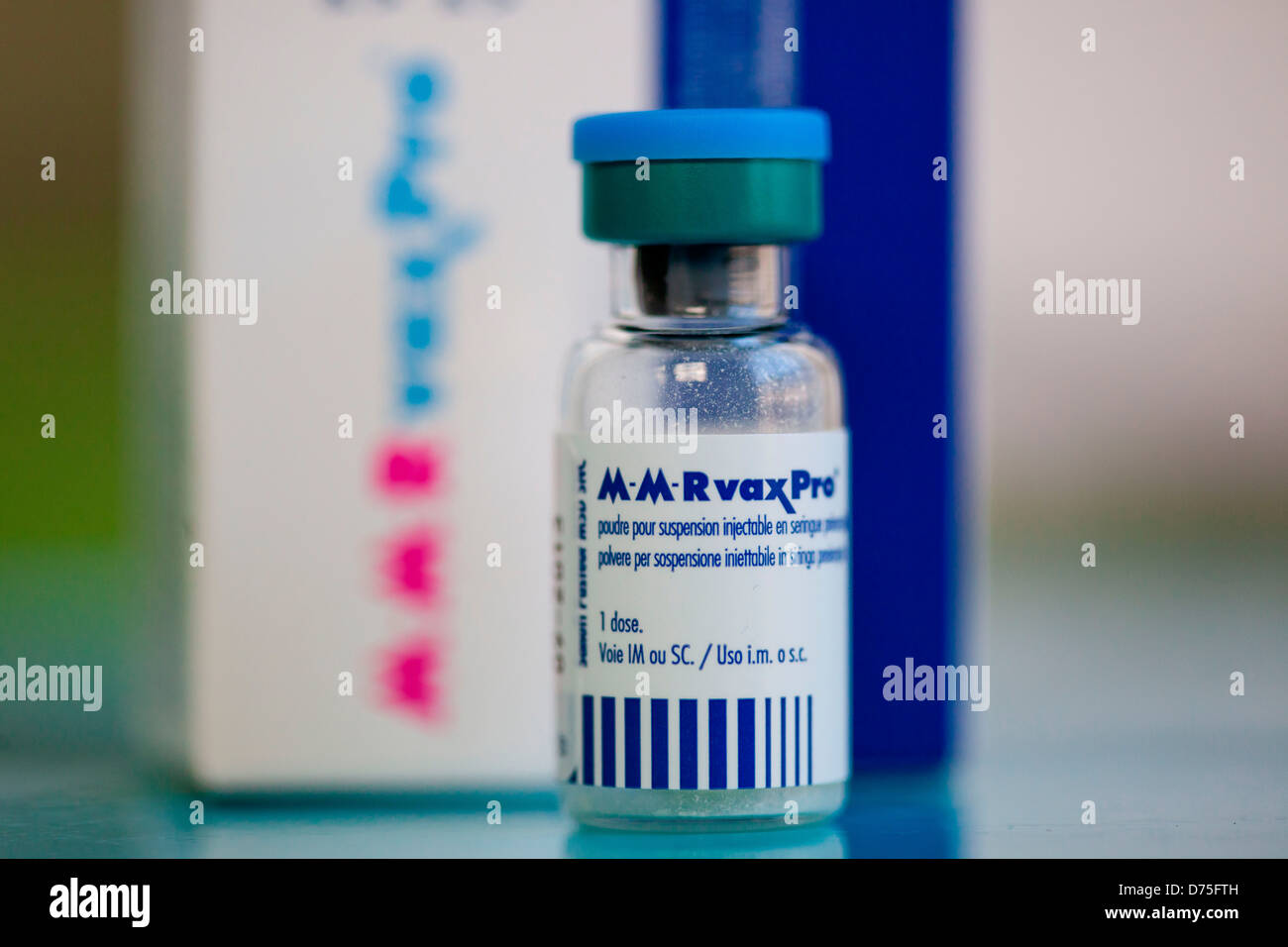 Vaccin ROR (Rougeole, Oreillons, Rubéole Stock Photo - Alamy