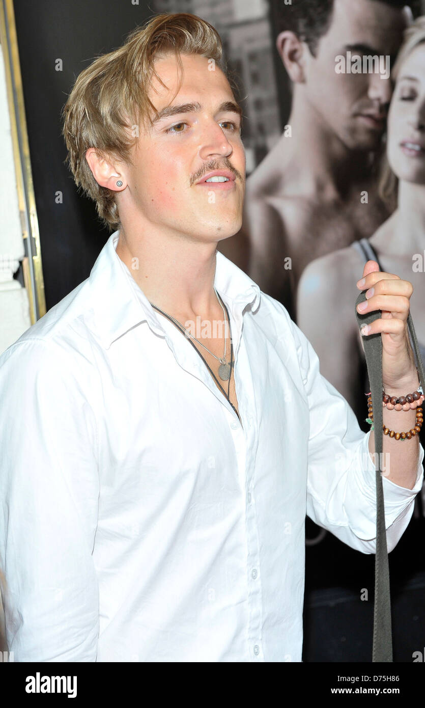 Tom fletcher of mcfly press night for ghost hi-res stock photography ...
