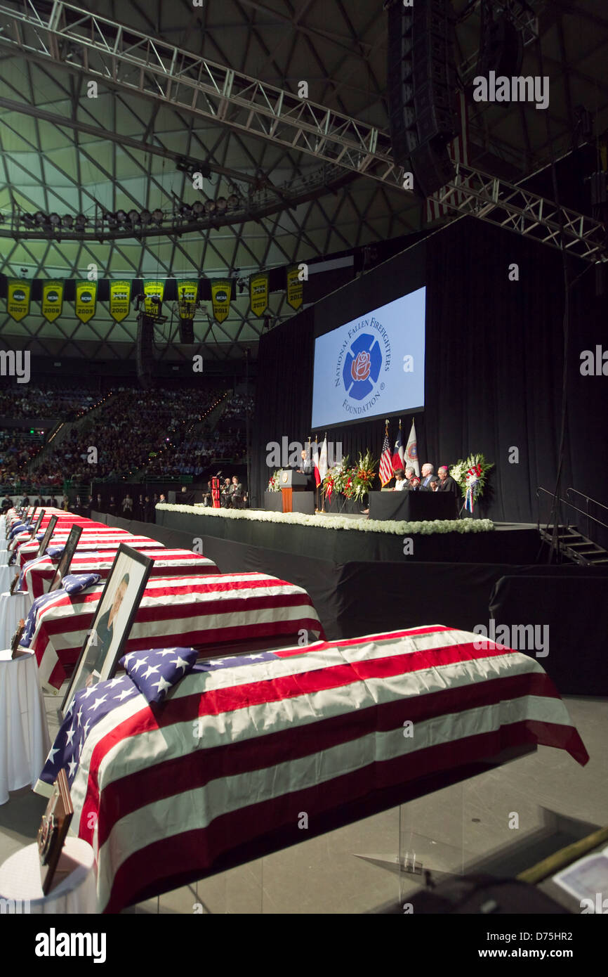 Firefighters casket memorial west hi-res stock photography and images ...