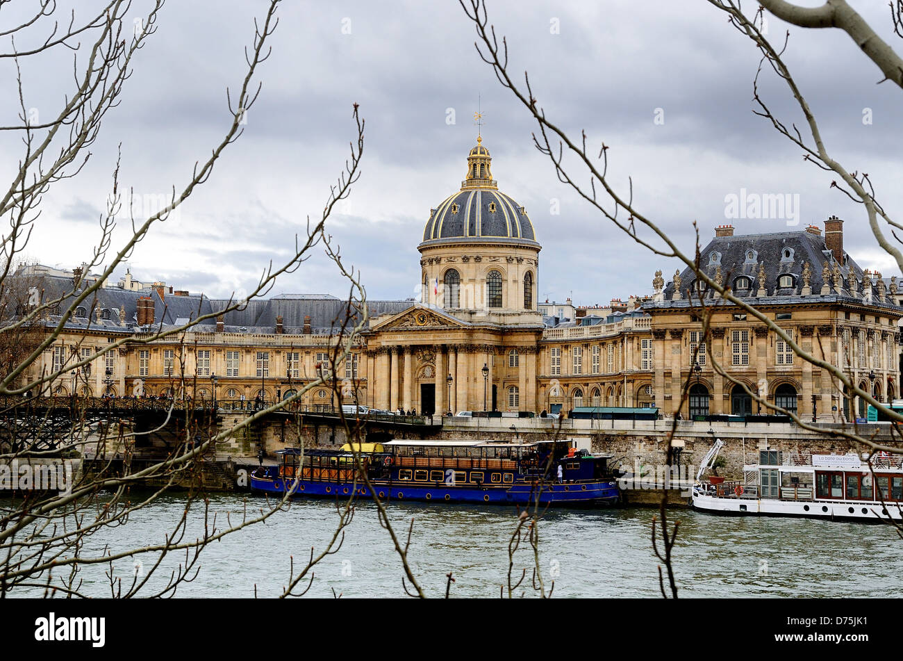 French institute dome hi-res stock photography and images - Alamy