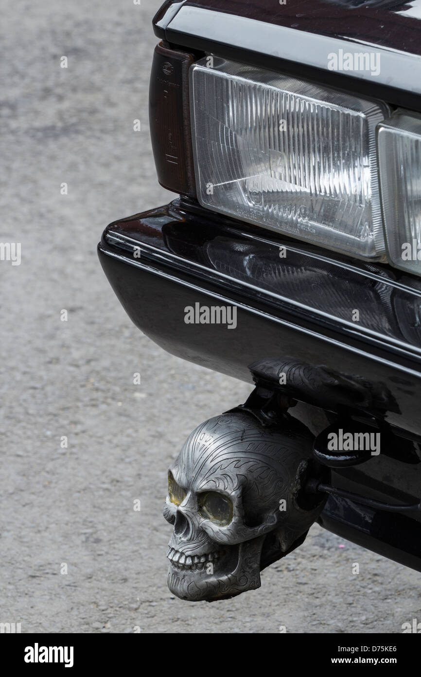 Goth skull hi-res stock photography and images - Alamy