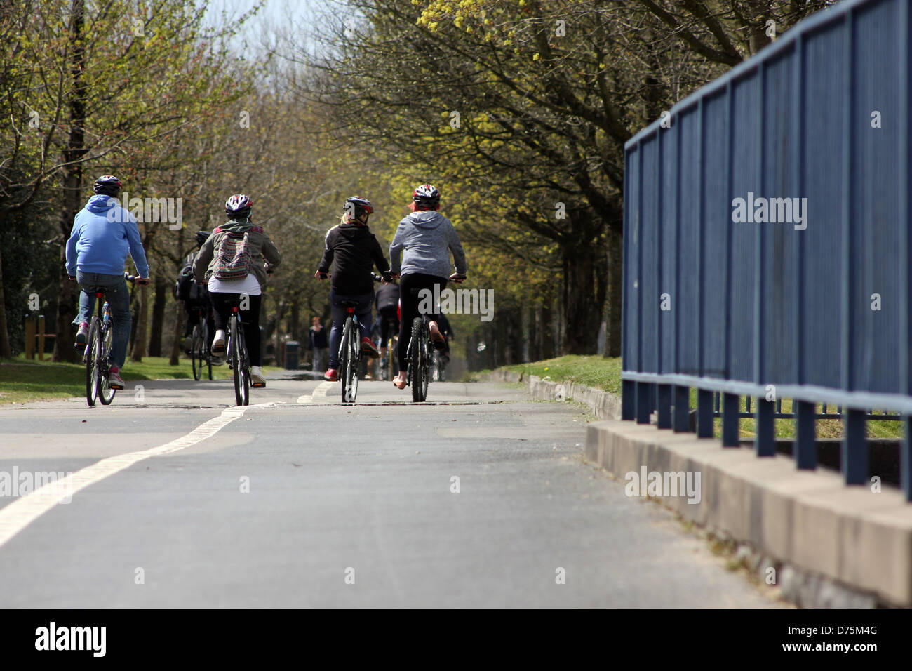 Cycle group hi-res stock photography and images - Alamy
