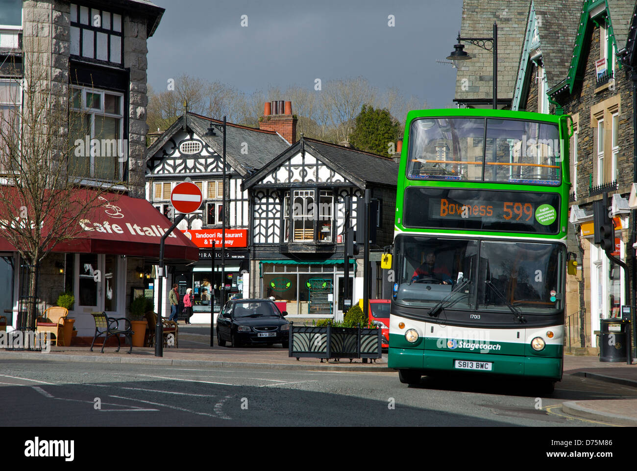 Bus cars hi-res stock photography and images - Alamy