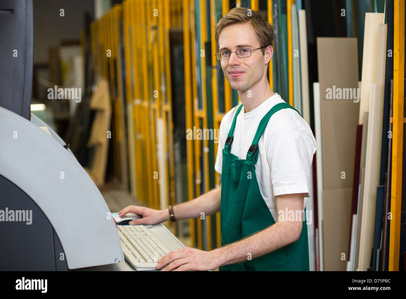 Glass cutting machine hi-res stock photography and images - Alamy