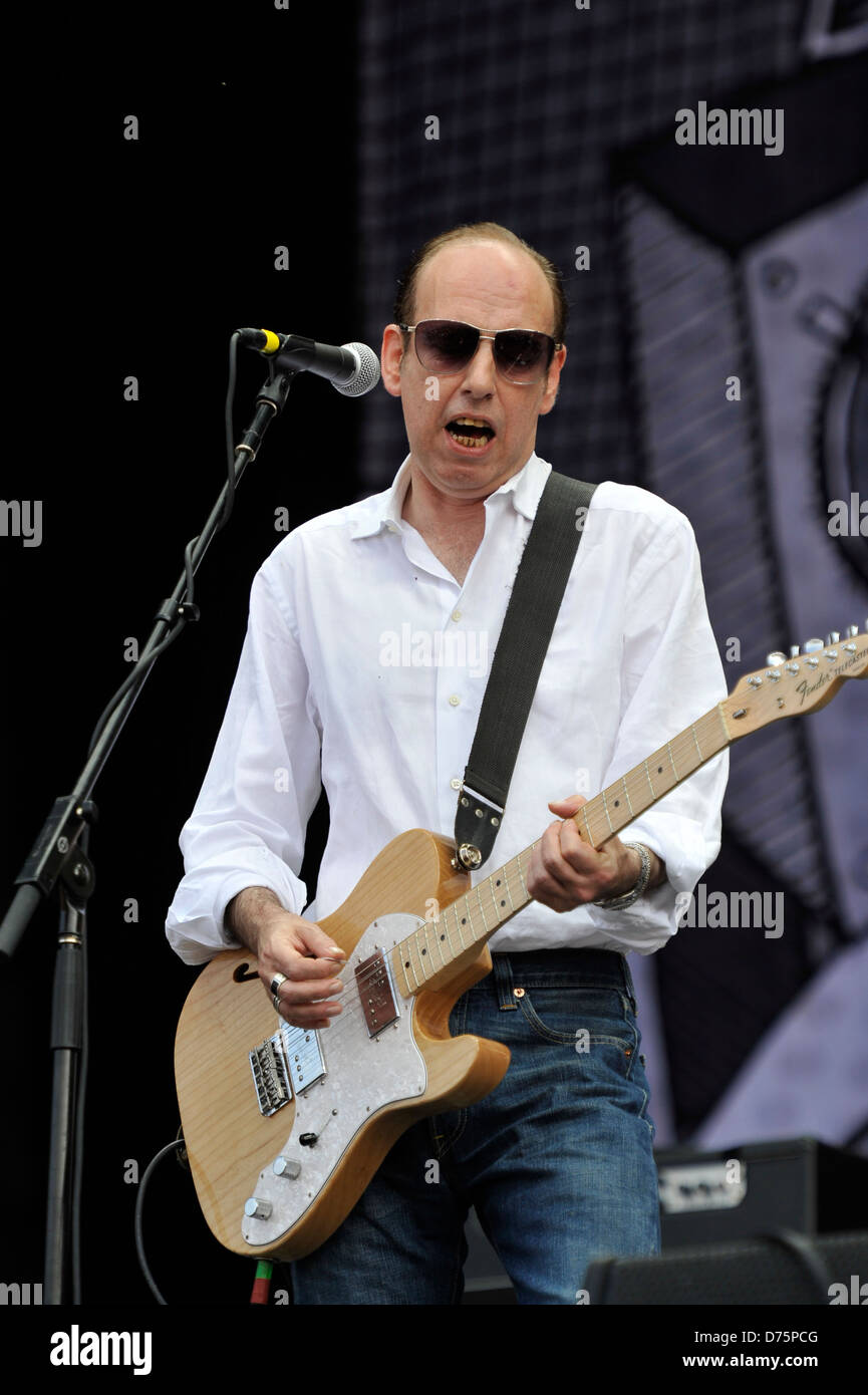 Big audio dynamite hi-res stock photography and images - Alamy