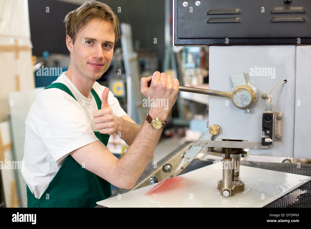 Glasscutter hi-res stock photography and images - Alamy