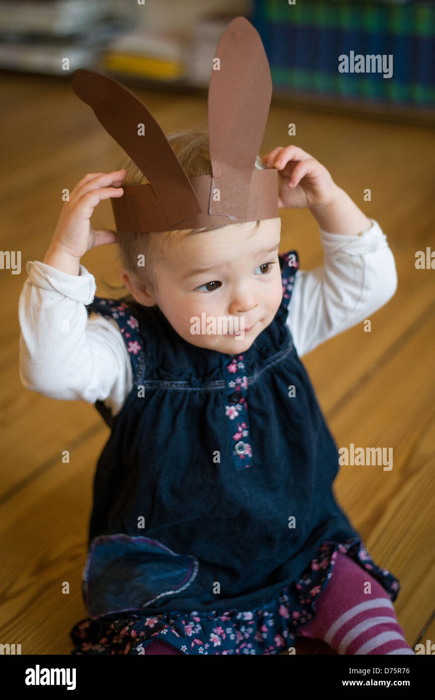 Rabbit ears icon hi-res stock photography and images - Alamy