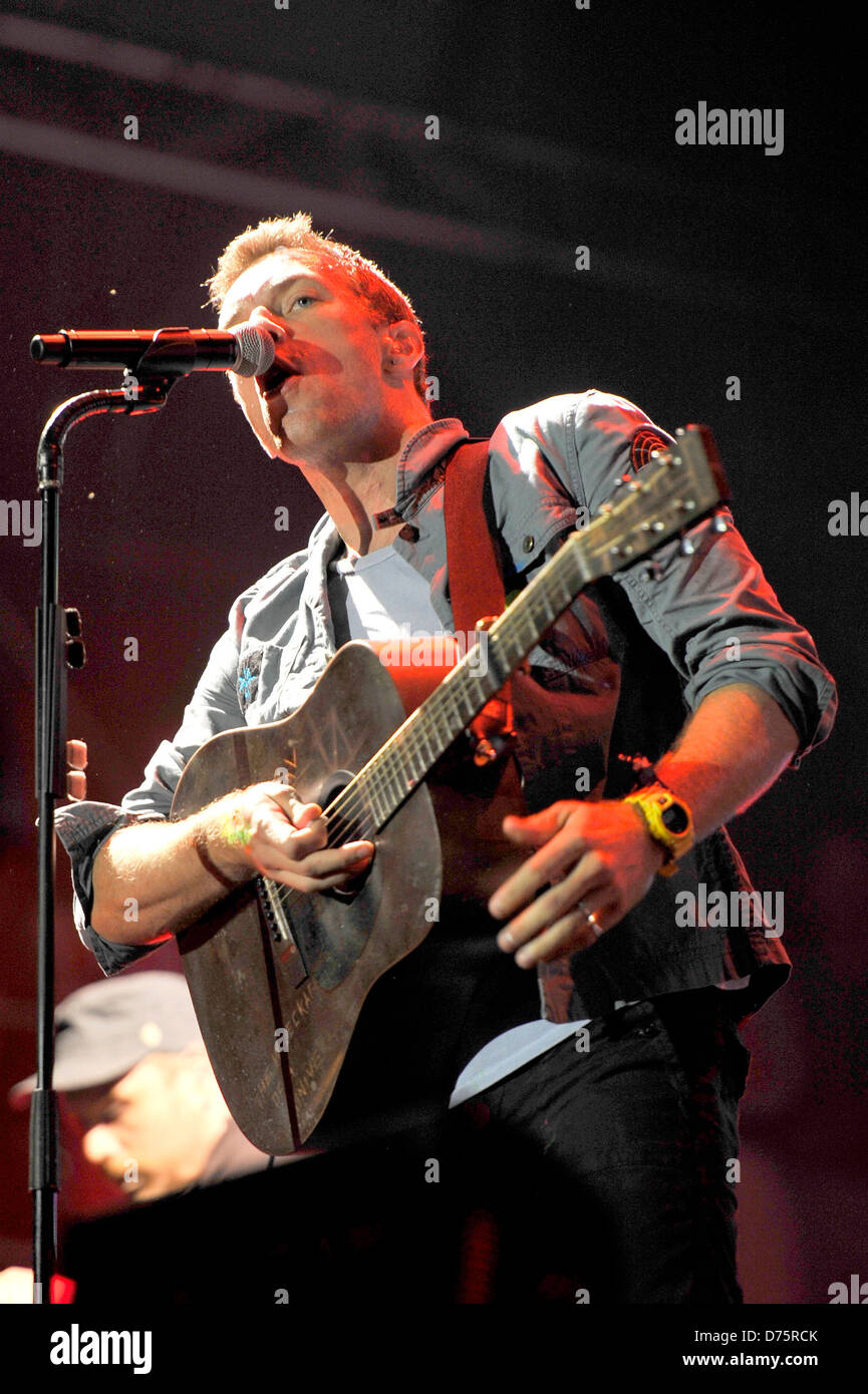 Chris Martin of Coldplay Lollapalooza Music Festival 2011 ...