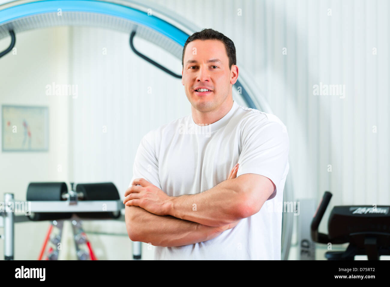 Physical therapy machine hi-res stock photography and images - Alamy