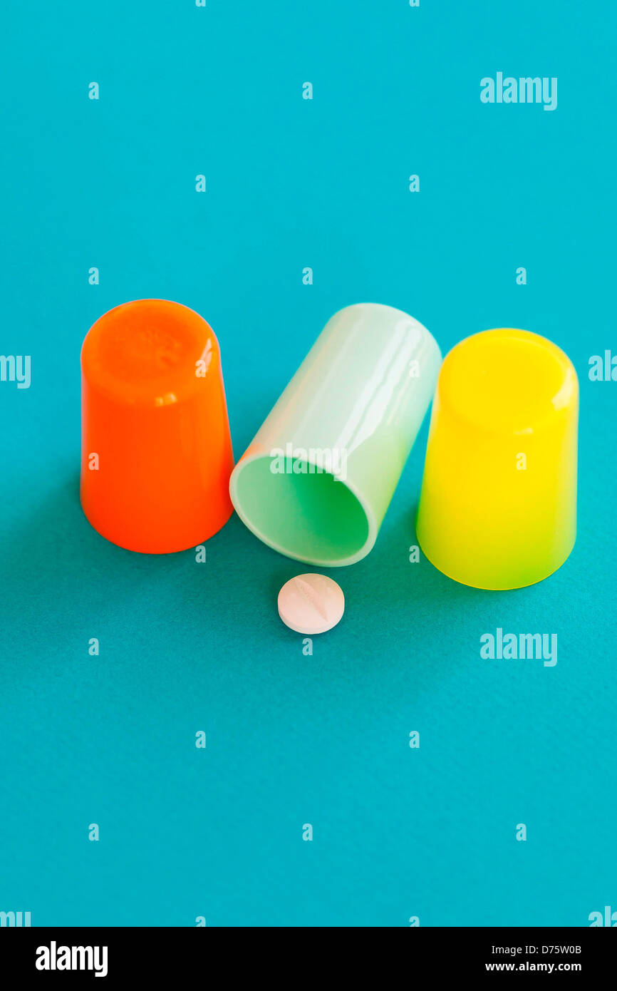 Scored tablets hi-res stock photography and images - Alamy