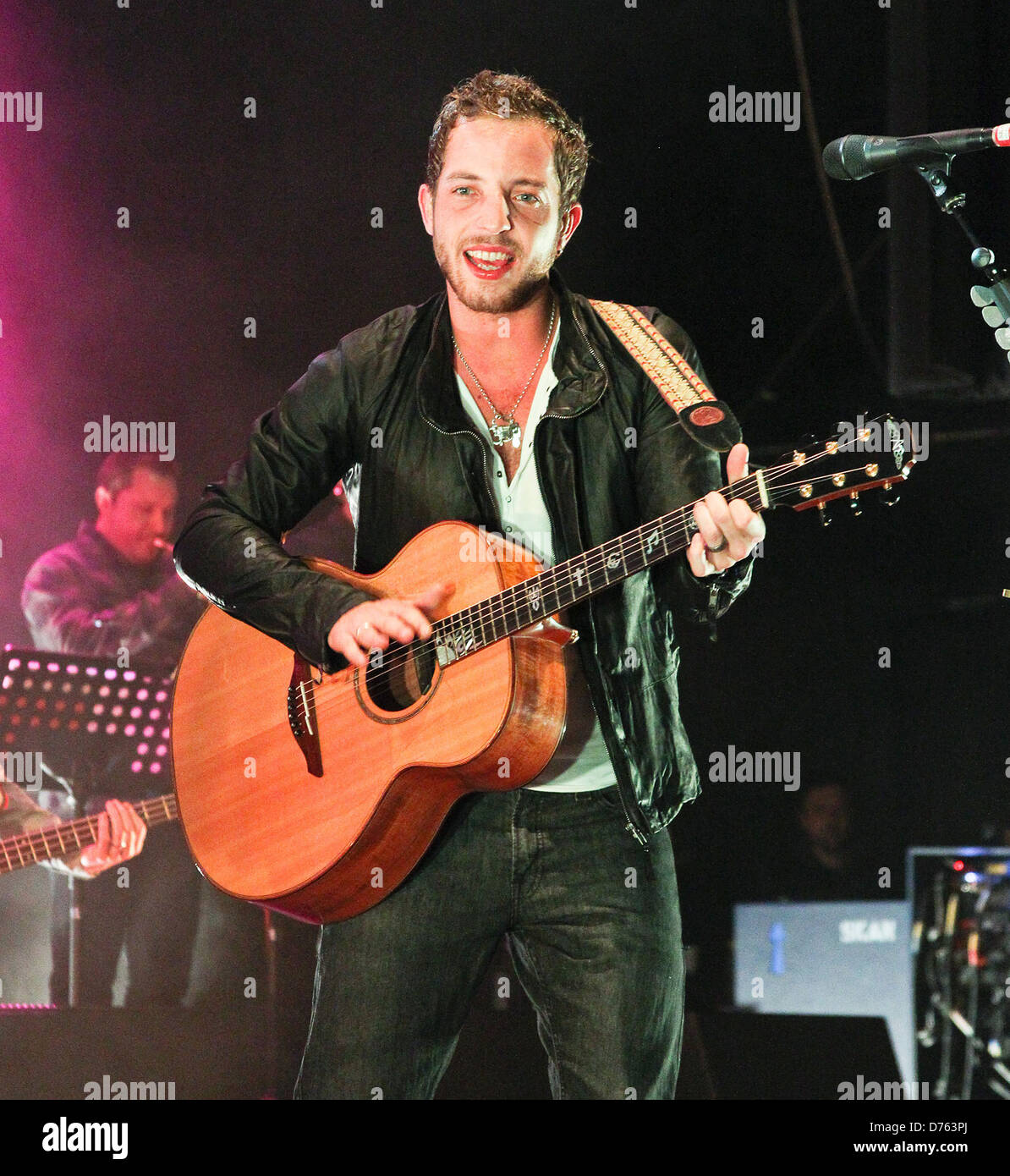 James Morrison performs a sold out show at the Manchester Apollo ...